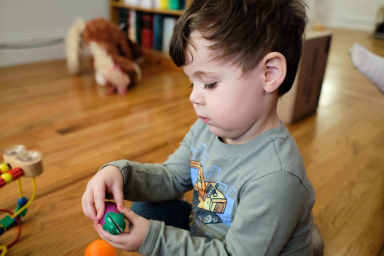Autizmo požymiai 3 metų vaikui: į ką atkreipti dėmesį - Ulac.lt